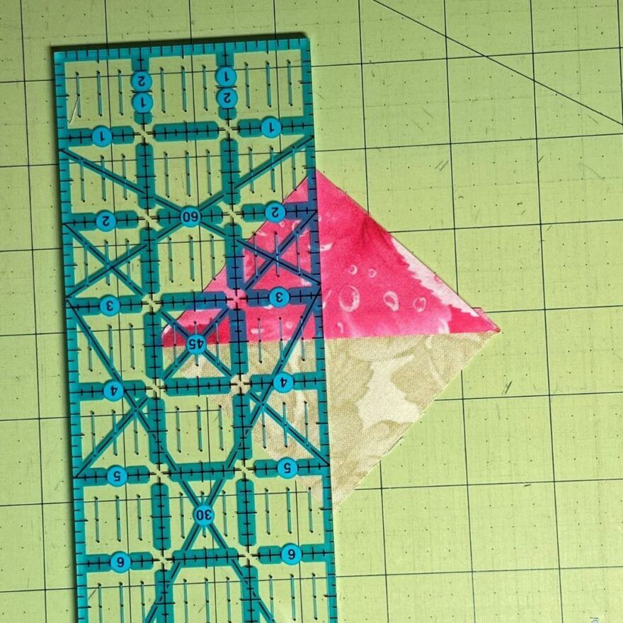 FREE BLOCK: Lily | Quilting Daily